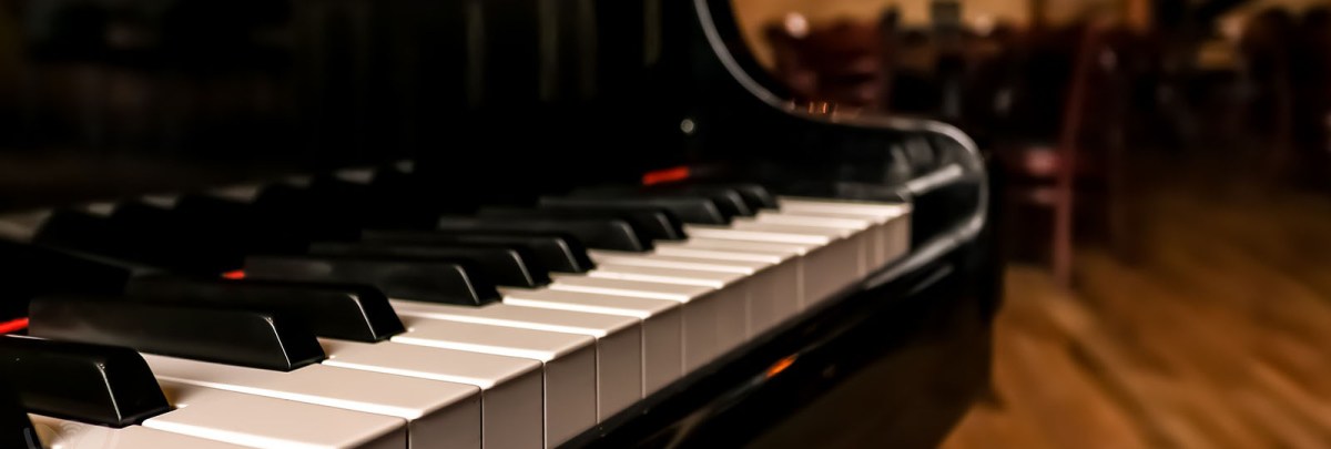 Rosemary Frances – Pianist